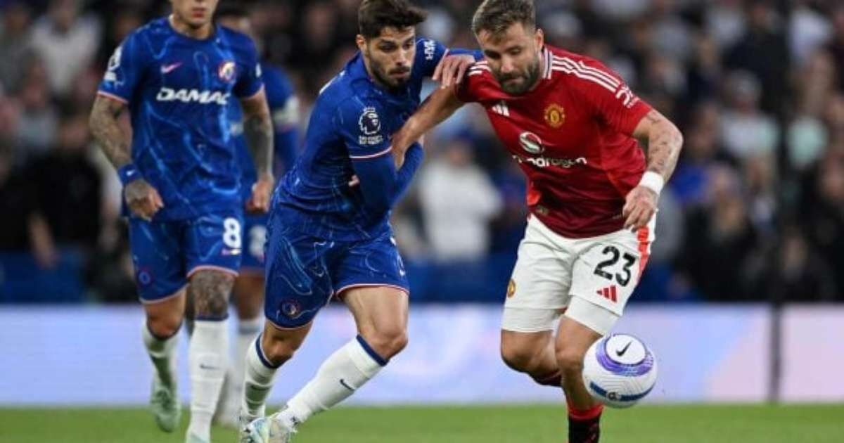 Chelsea vence o United e segue firme na briga por vaga na Champions
