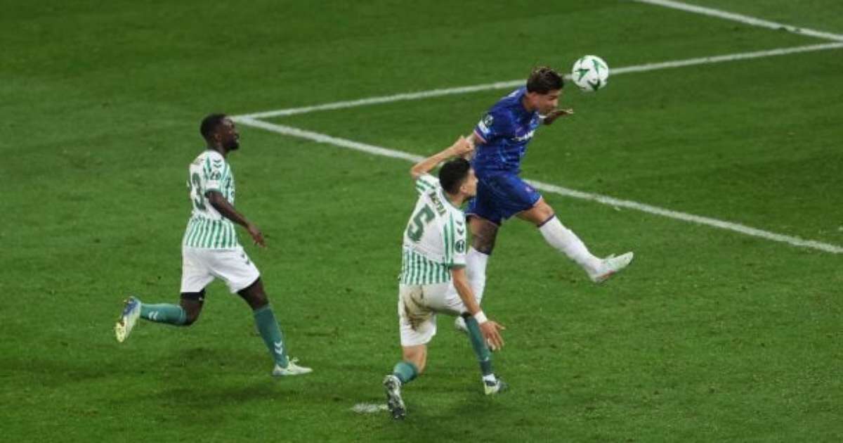 Chelsea vence Betis de virada e é o campeão da Liga Conferência