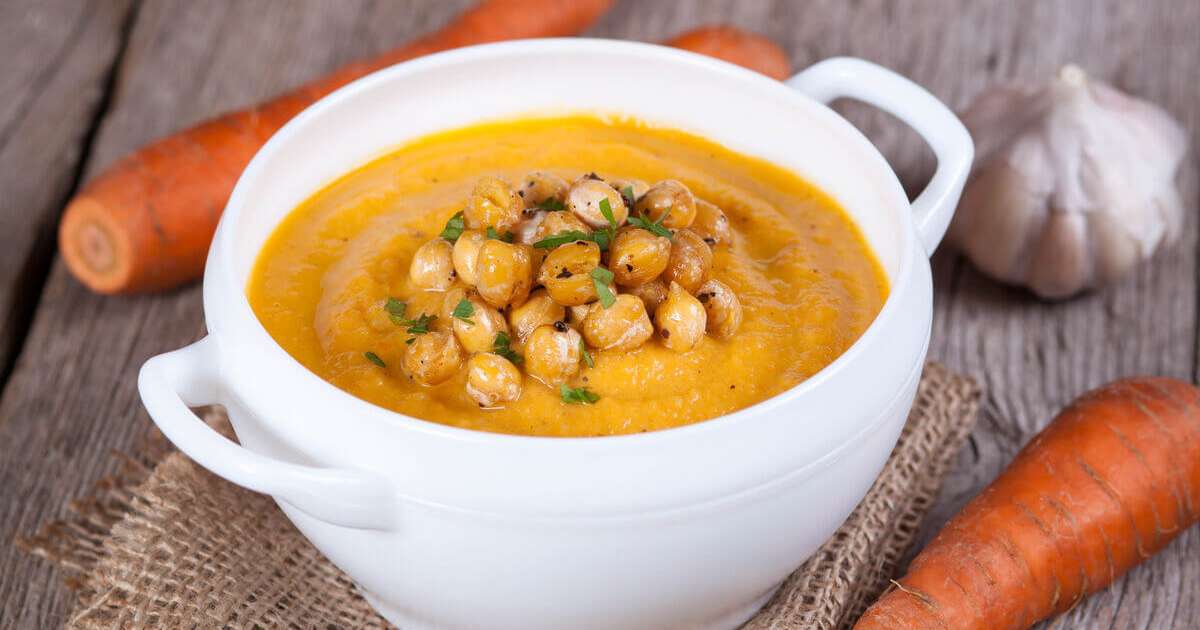 7 sopas e cremes ricos em proteínas para incluir no cardápio