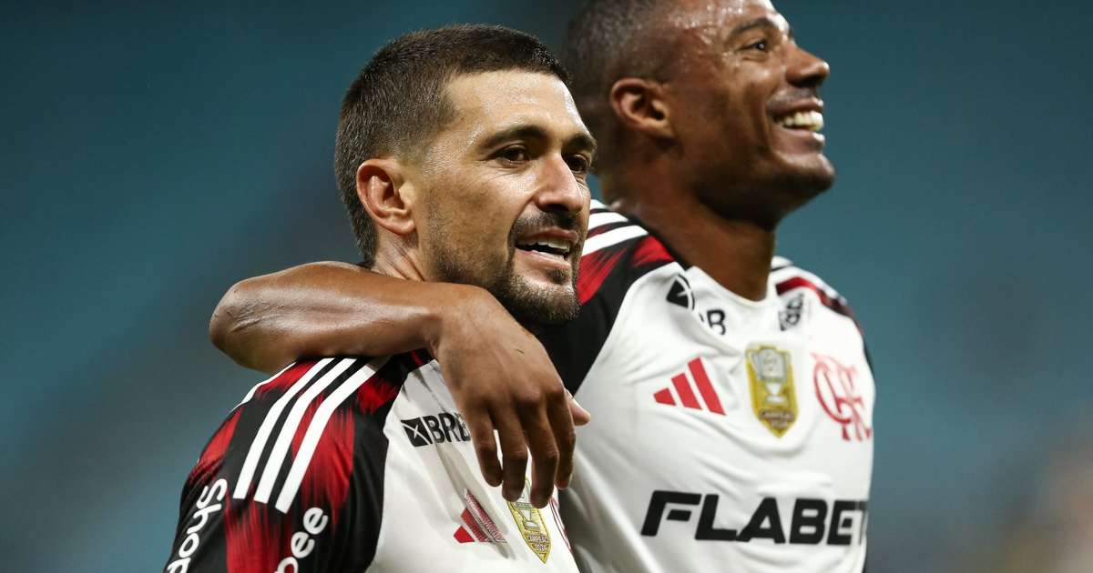 Flamengo lança novo uniforme para a temporada 2025 com campanha que ...