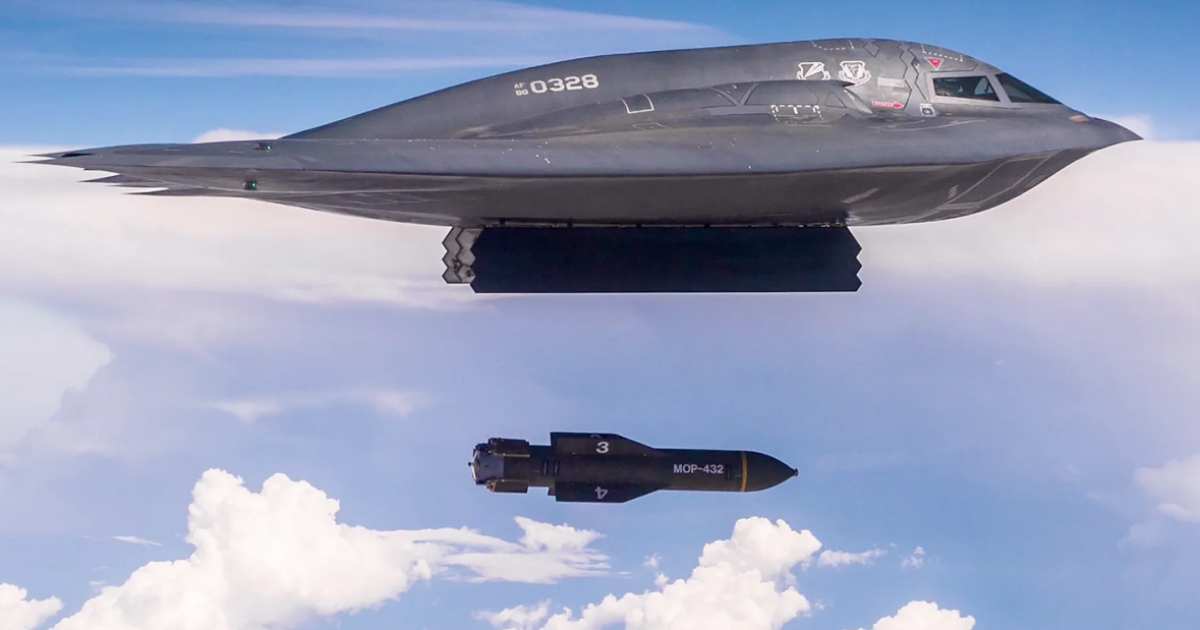Como funciona a poderosa bomba dos EUA que pode destruir instalações ...
