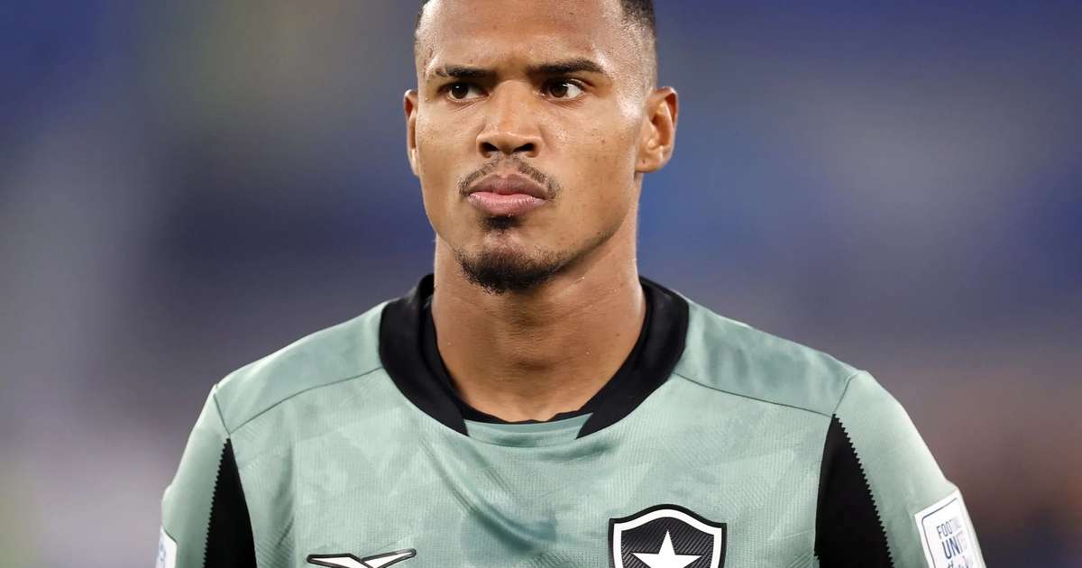 John, do Botafogo, chama atenção de gigante da Premier League