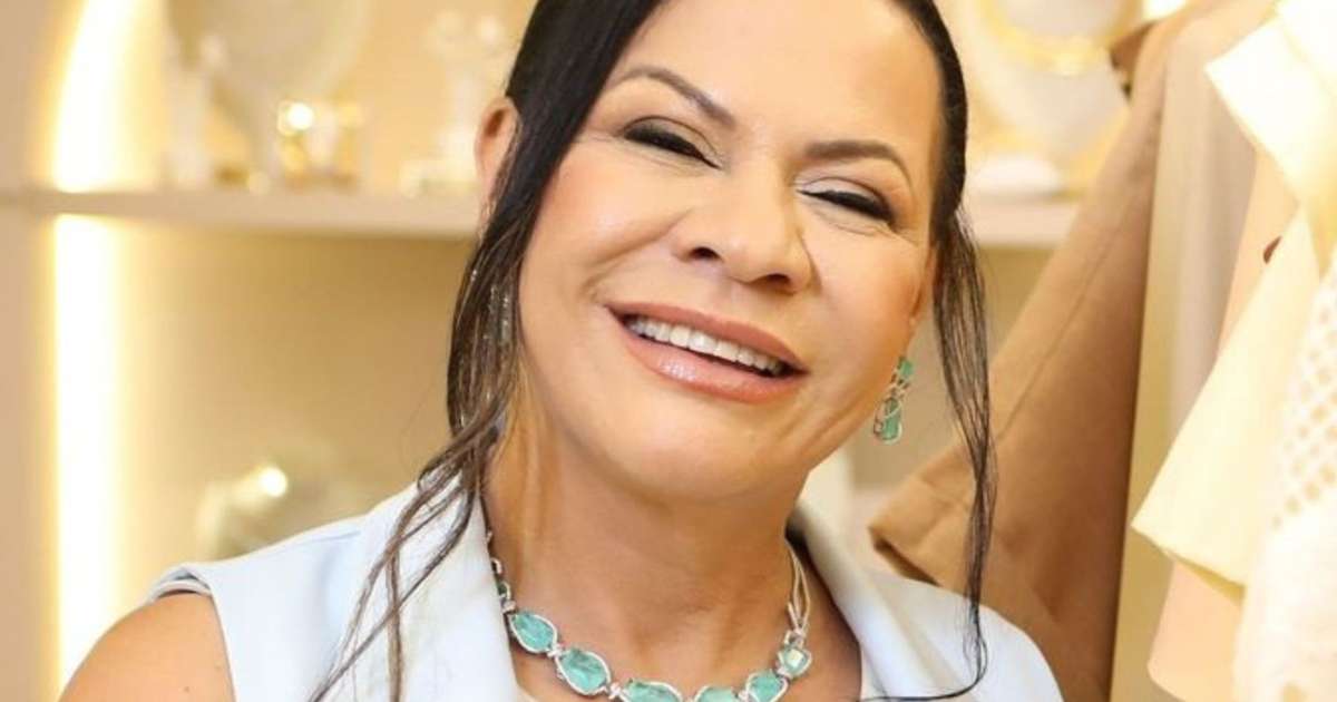 Dona Ruth se emociona em primeira aparição após perder guarda do neto