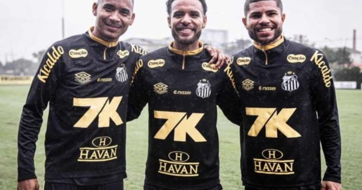Santos leva três jogadores da Kings League para treinar com elenco