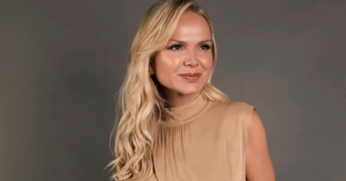 Eliana mostra a elegância do tom terroso no 'Saia Justa'