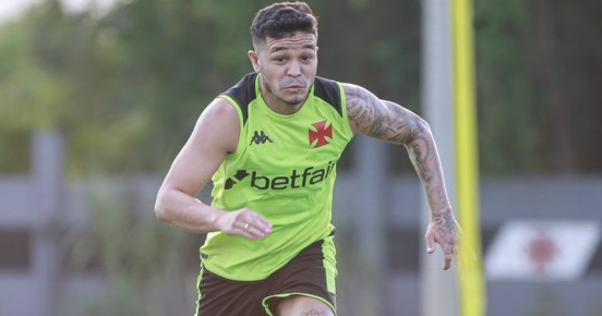 Veja quando Adson vai voltar a jogar pelo Vasco