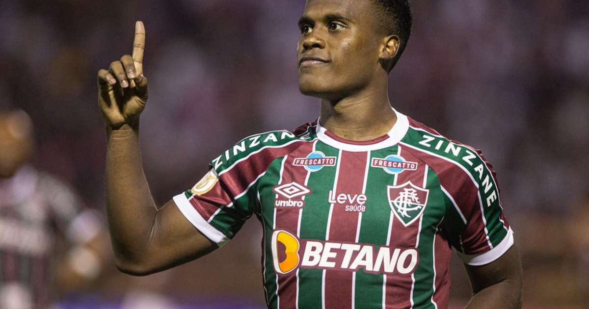 Vídeo: atitude de John Arias após eliminação comove torcida do Fluminense