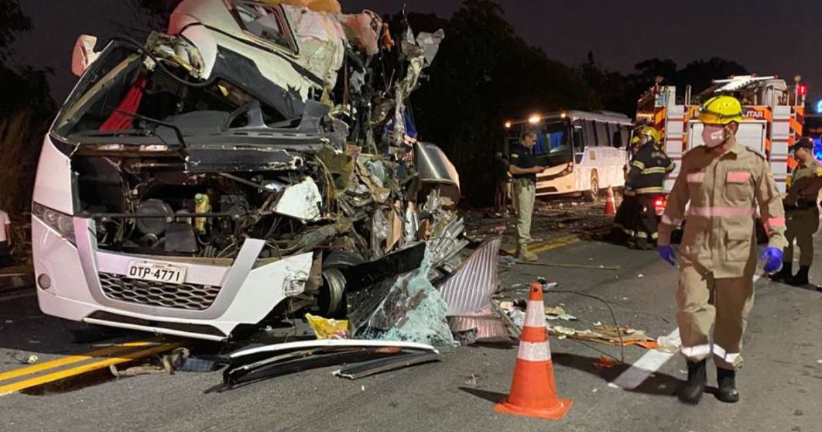 Acidente Grave na BR-153: Cinco Mortos em Colisão com Ônibus de Estudantes