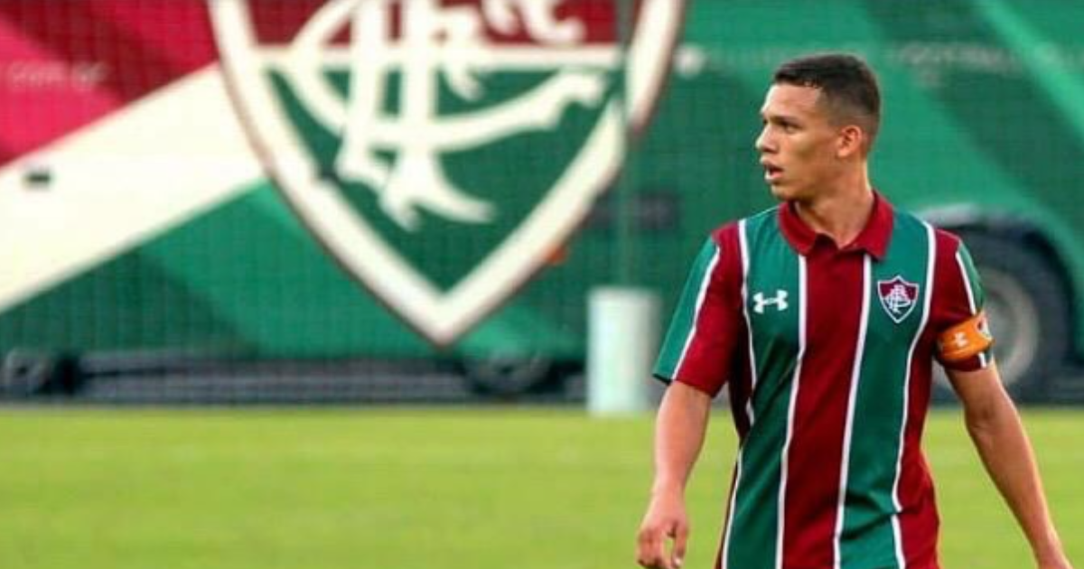 Calegari emite nota oficial direcionada ao Fluminense