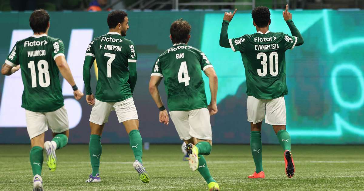 Palmeiras bate o Atlético Mineiro e entra no G-4 do Brasileirão