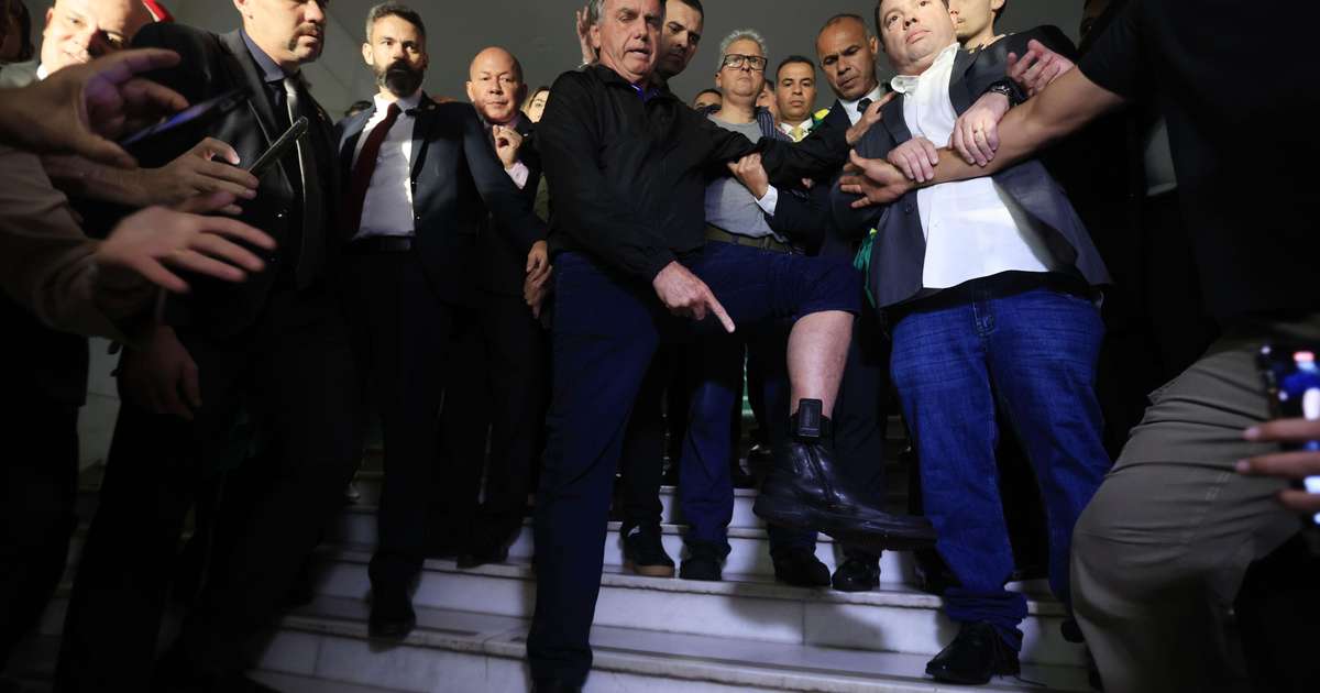 Moraes dá prazo de 24 horas para que Bolsonaro explique entrevistas na ...