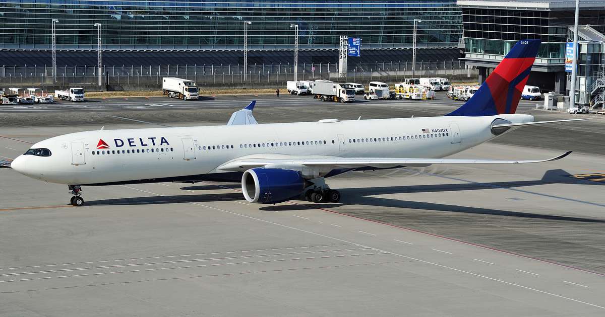 Funcionário de Delta Airlines é acusado de atos obscenos com iPad perdido
