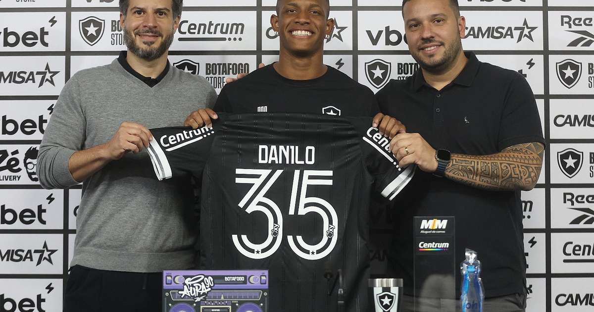 Danilo é apresentado pelo Botafogo e destaca: 'quero continuar crescendo'