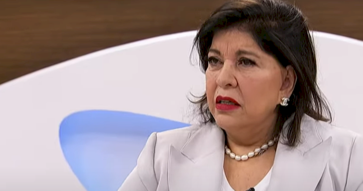 Roberta Miranda se irrita e ofende fã