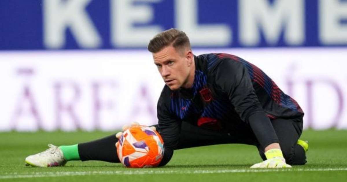 Ter Stegen passa por nova cirurgia em meio a dilema no Barcelona