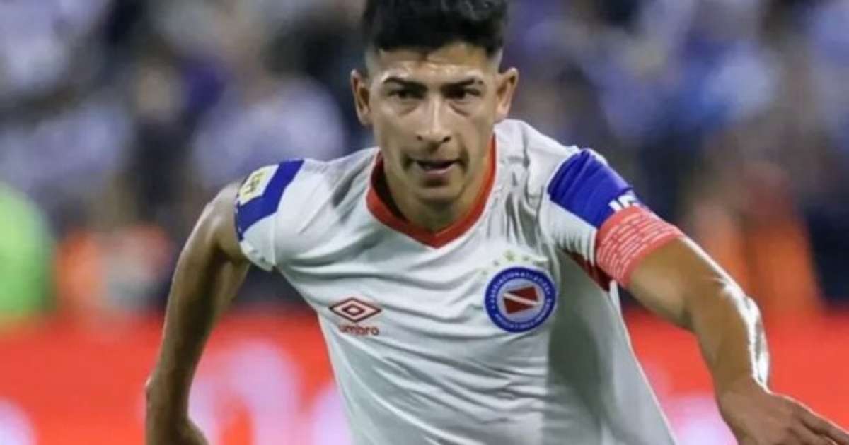 Alan Rodríguez chega a Porto Alegre para fechar com o Internacional