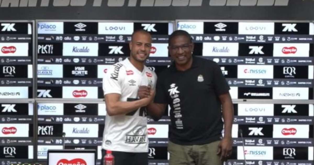Mayke é apresentado no Santos, se diz pronto e afirma: 'Sou lateral ...