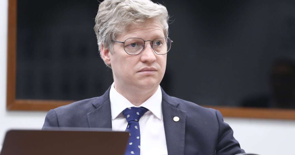 Câmara protocola pedido de suspensão de Marcel van Hattem e mais quatro deputados