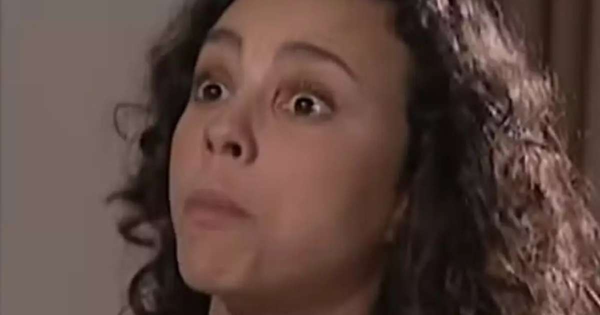 'História de Amor': Joyce se enfurece e arranca filha do colo de Caio