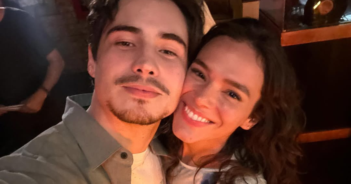 Bruna Marquezine e Danilo Mesquita: romance nos bastidores de série