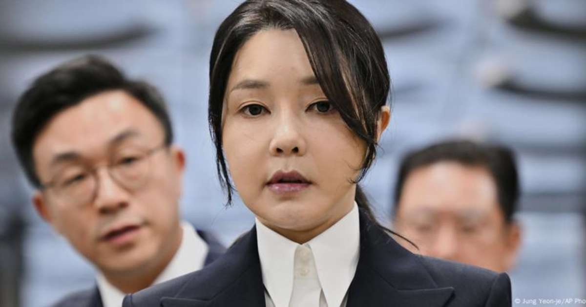 Ex-primeira-dama da Coreia do Sul é presa por corrupção e suborno ...