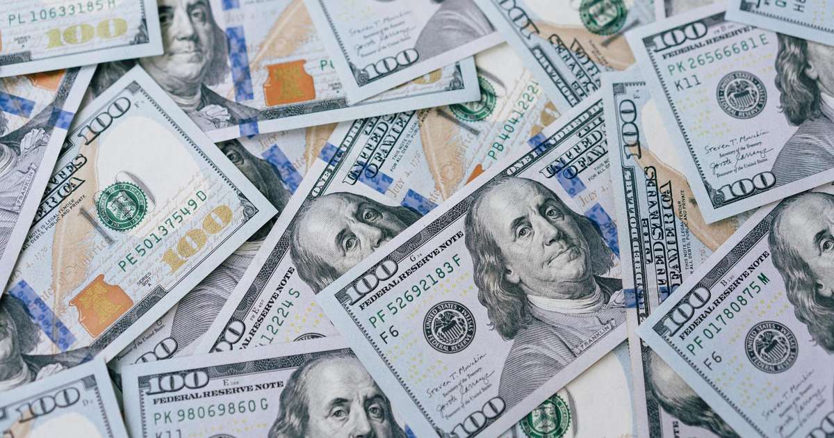Fim do dólar? Por que moeda vem perdendo força no mundo — e isso pode ...