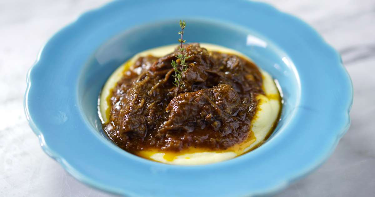 Polenta Mole com Ragu de Carne