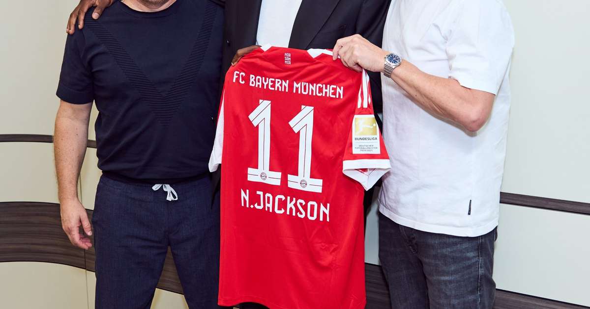 Após negociação turbulenta, Bayern de Munique anuncia atacante sem ...