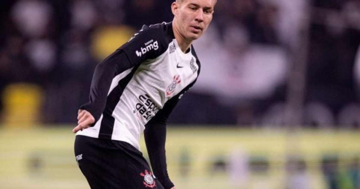Charles, do Corinthians, faz exames para investigar falta de ferro no corpo