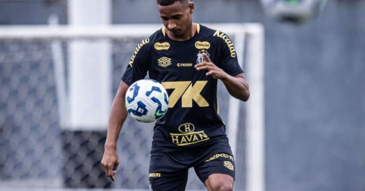 Leleti completa dois meses de treino no Santos após intercâmbio com a Furia