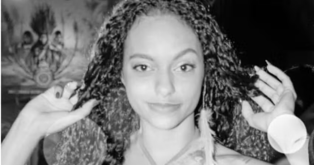 Morre aos 22 anos a passista Júlia Costa, da Dragões da Real; causa da morte é revelada