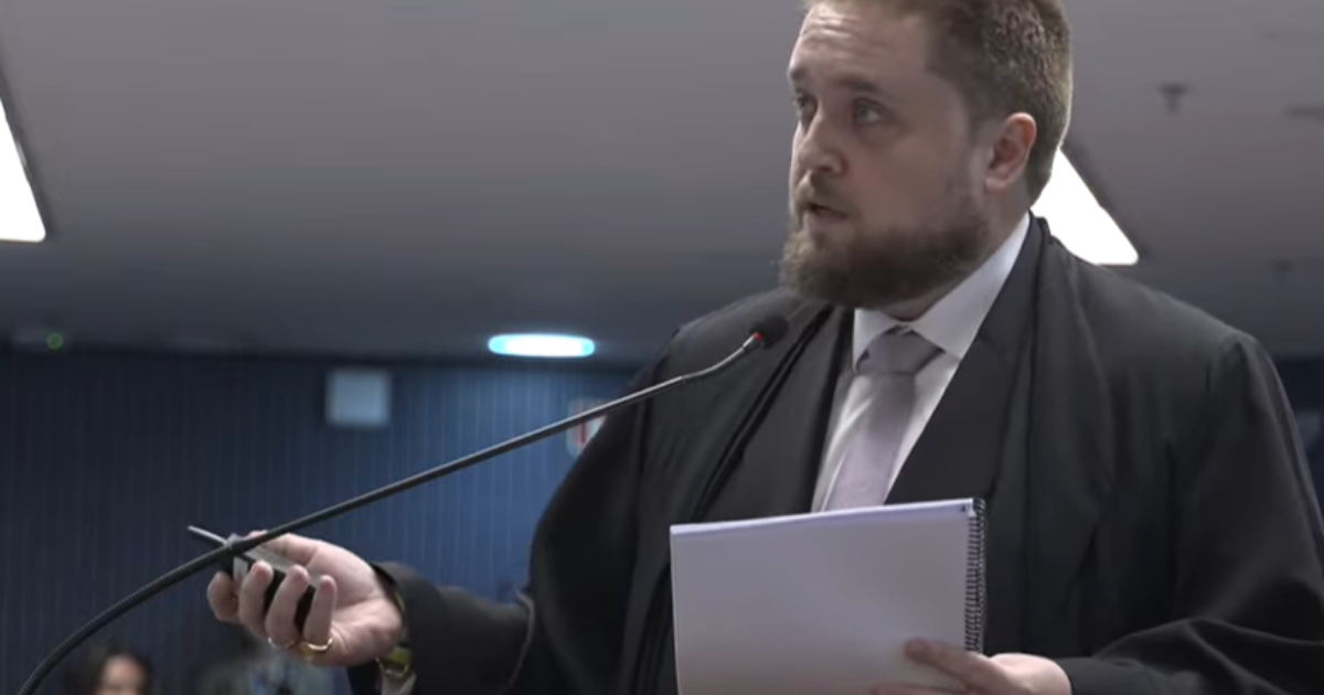 Defesa de Augusto Heleno critica Moraes e pede anulação de processo ...