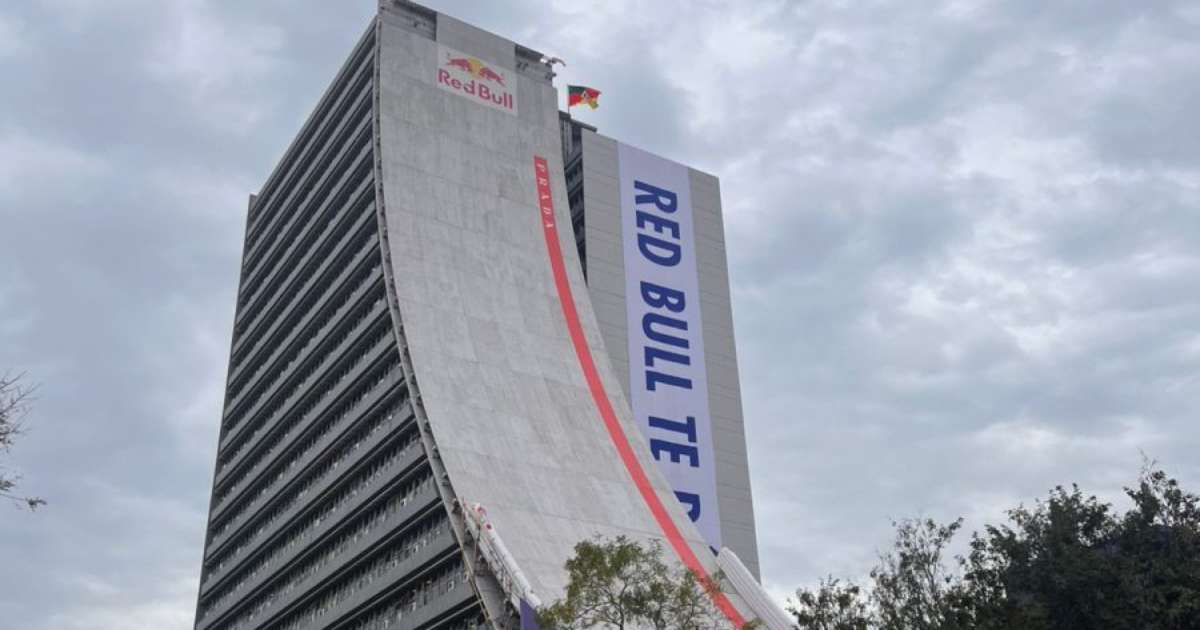 Red Bull faz descida-teste na megarrampa do Caff em Porto Alegre