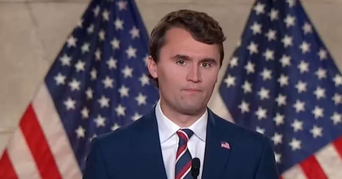 FBI faz buscas de porta em porta em Utah por atirador de Charlie Kirk ...