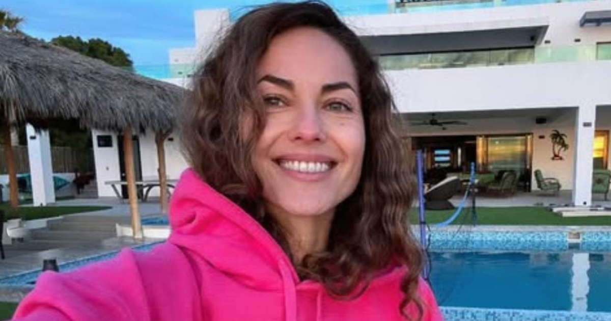 Rubi volta ao ar no SBT. Saiba por onde anda a protagonista, Bárbara Mori