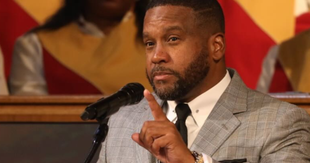 Pastor Critica Homenagens a Charlie Kirk e o Chama de Racista: Entenda