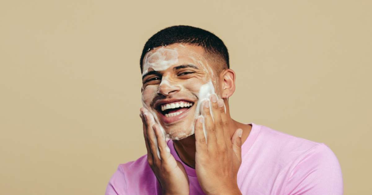 Especialistas dão dicas para homens que querem fazer skincare