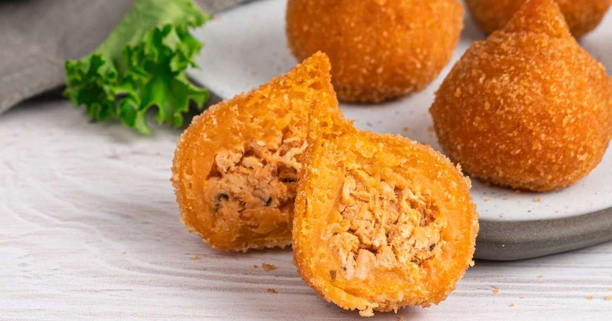 Coxinha de frango cremosa: saiba como fazer em casa