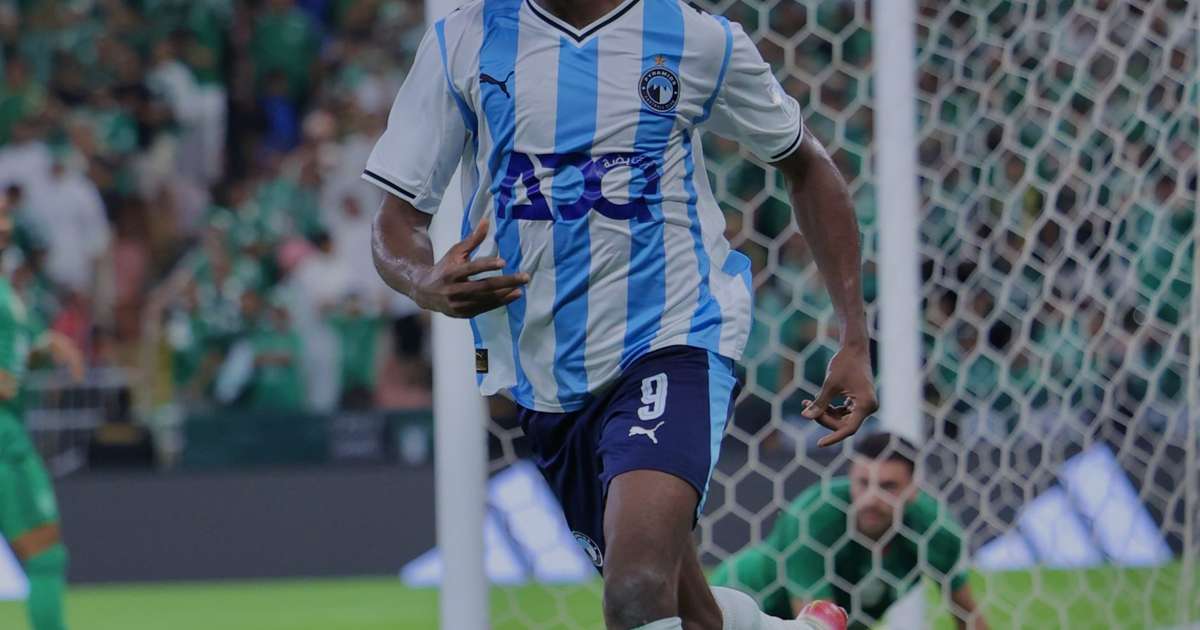 Com hat-trick, Pyramids vence o Al-Ahli e se classifica para a ...