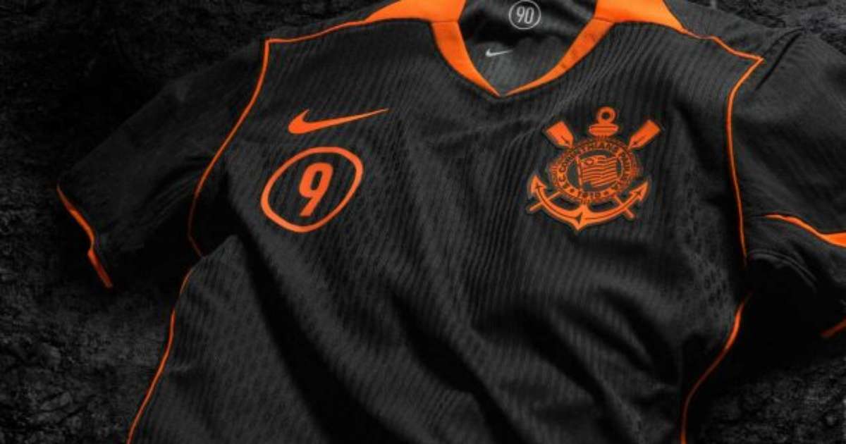 Corinthians lança oficialmente novo uniforme e dá "cutucada" no Santos