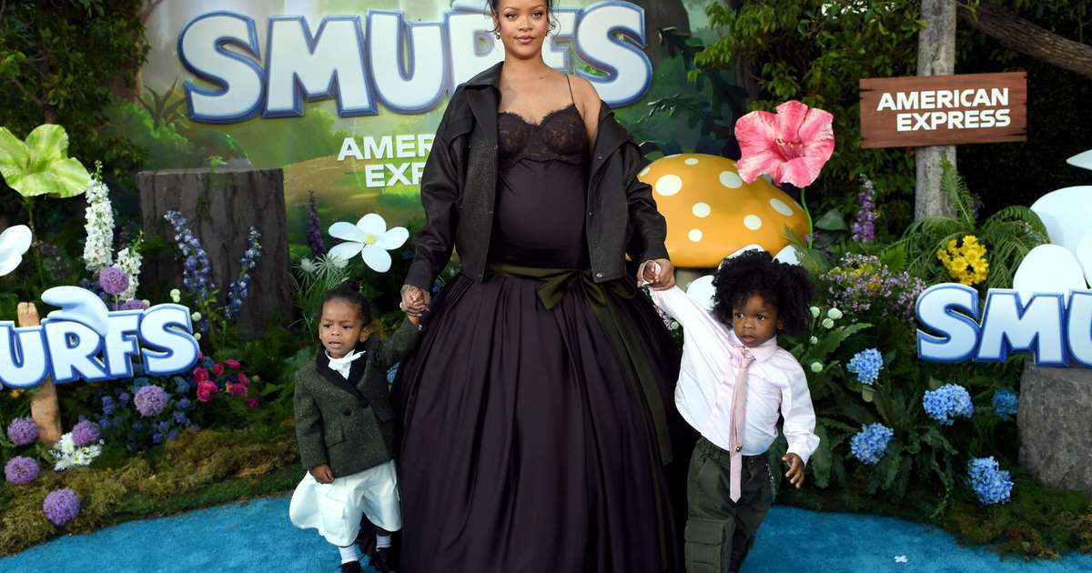 Rihanna dá à luz primeira filha e mostra o rosto da bebê