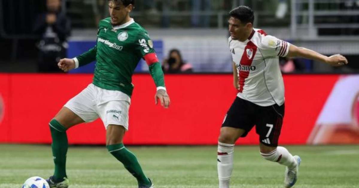 Gómez publica foto de olho roxo após pancada em jogo do Palmeiras