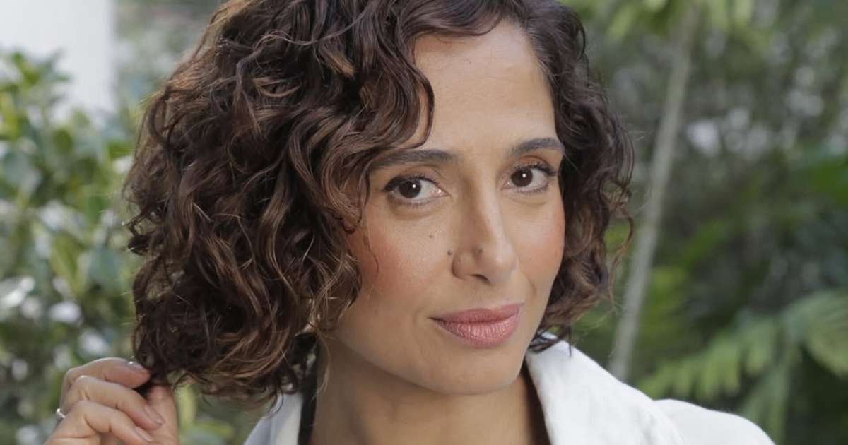 Look de Camila Pitanga em evento no Rio divide opiniões: 'Que horror'