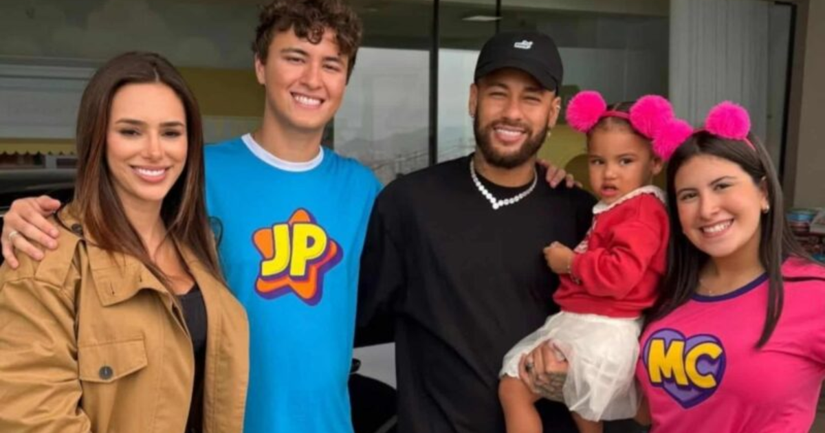 Neymar Jr. manda helicóptero buscar youtubers para realizar sonho da filha Mavie