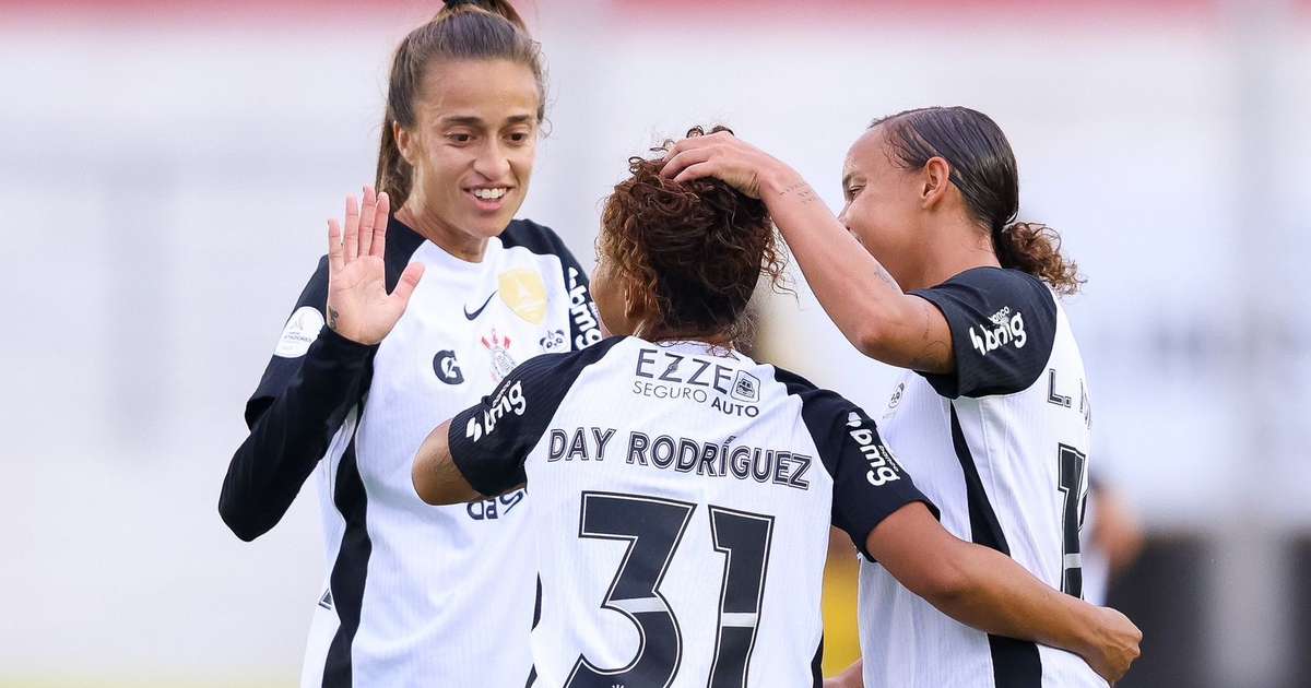 Corinthians atropela o Always Ready e assume liderança do grupo