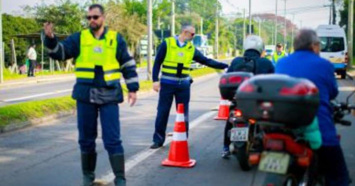 Blitz em Porto Alegre flagra motocicleta com mais de R$ 100 mil em dívidas