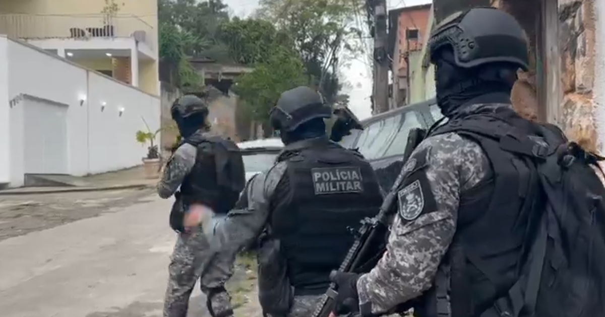 Polícia faz megaoperação contra o Comando Vermelho em 15 comunidades do ...