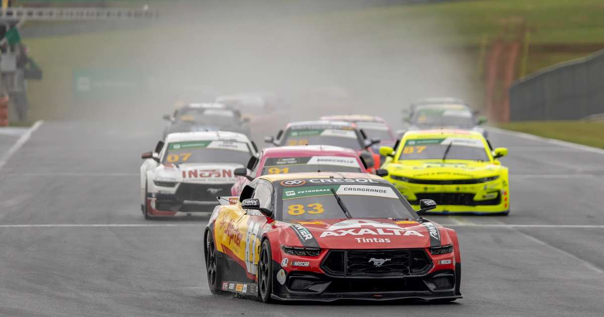 Casagrande vence de ponta a ponta na corrida 3 da NASCAR