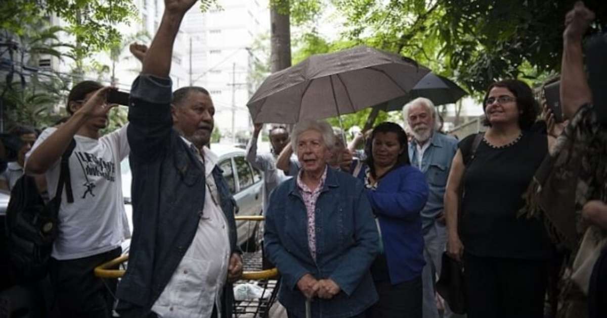 Clara Charf, militante de esquerda e viúva de Marighella, morre aos 100 ...