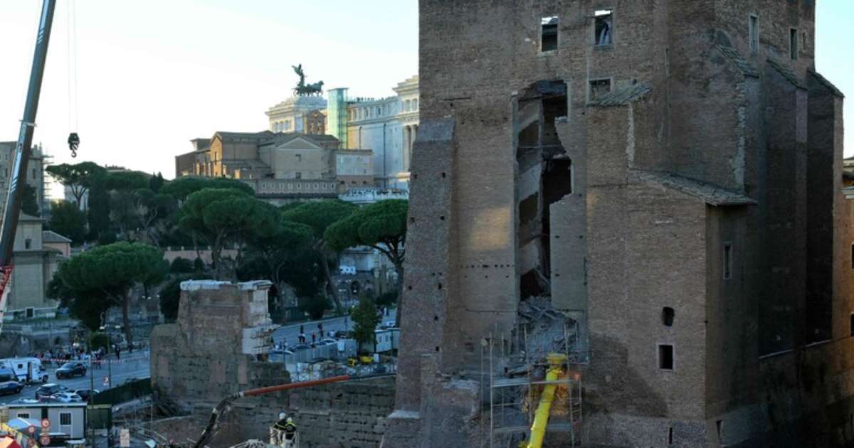 Torre parcialmente desabada em Roma é símbolo de poder papal